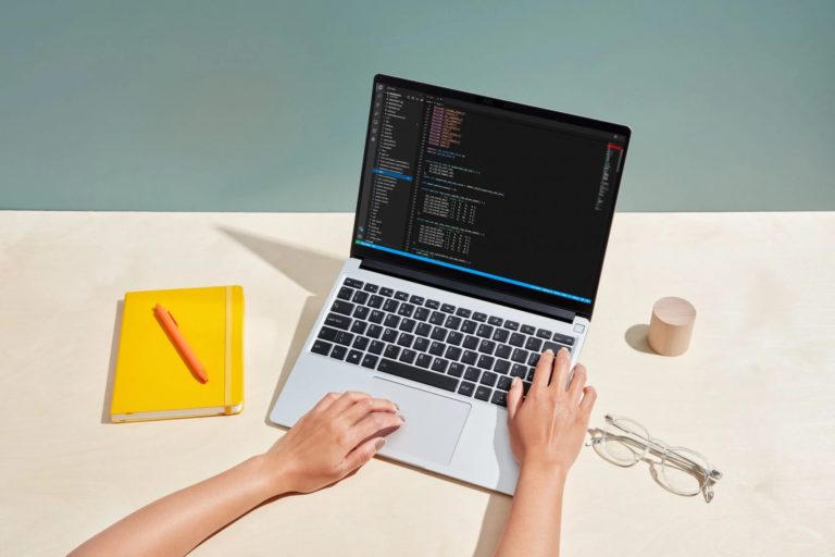 Tech company Framework designs modular laptop to reduce e-waste - Thred ...