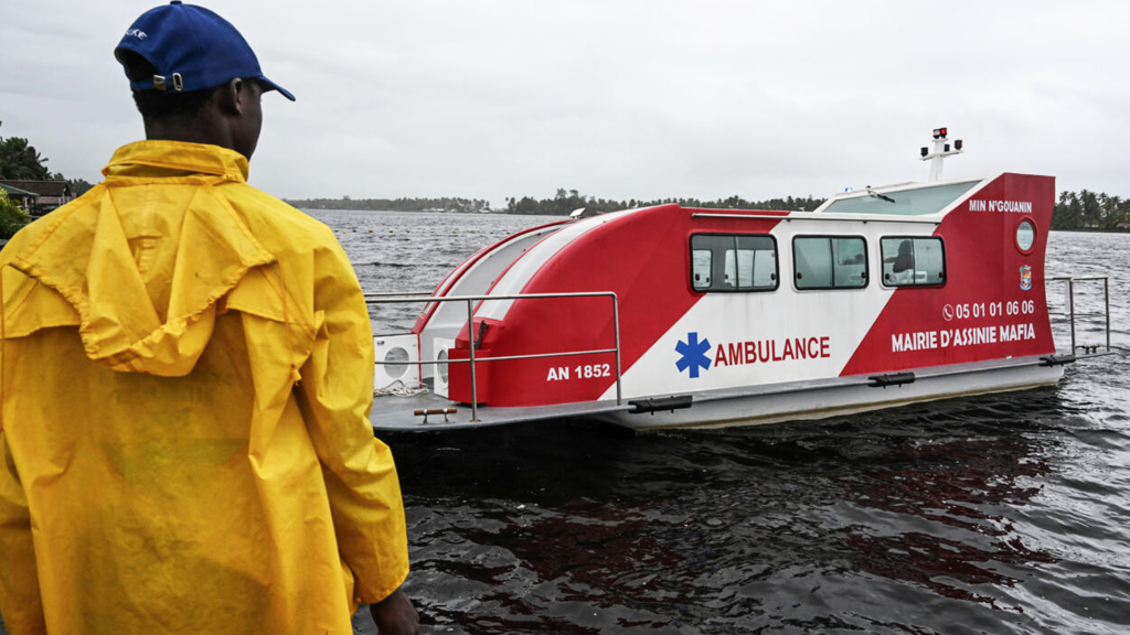 Côte d'Ivoire’s ambulance boat revolutionises healthcare access - Thred ...