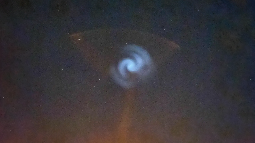 Dramatic spiral in night sky believed to be from SpaceX - Thred Website